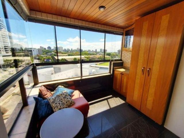 Apartamento de 1 dormitório, 1 vaga e elevador no bairro Boa Vista