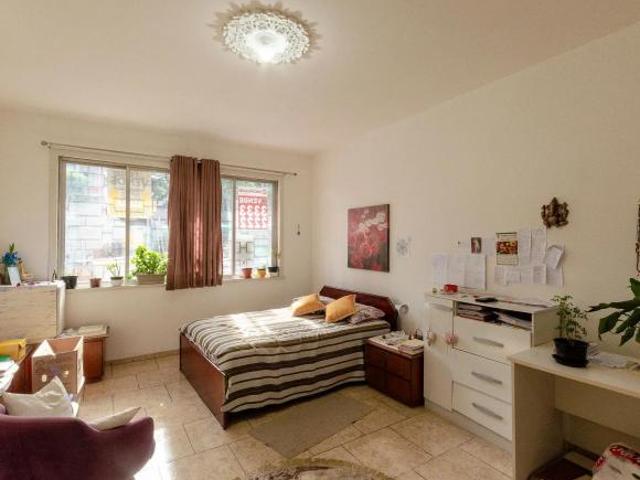 Apartamento de 1 Dormitório com Dependência de Empregada no bairro Petrópolis