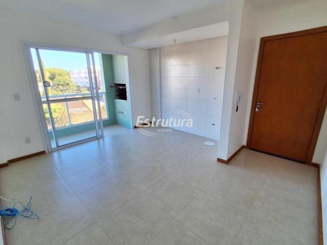 Apartamento de 1 dormitório com elevador em ótima localização em camobi