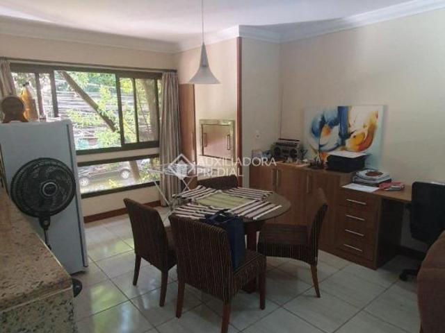 Apartamento de 1 dormitório com vaga de garagem