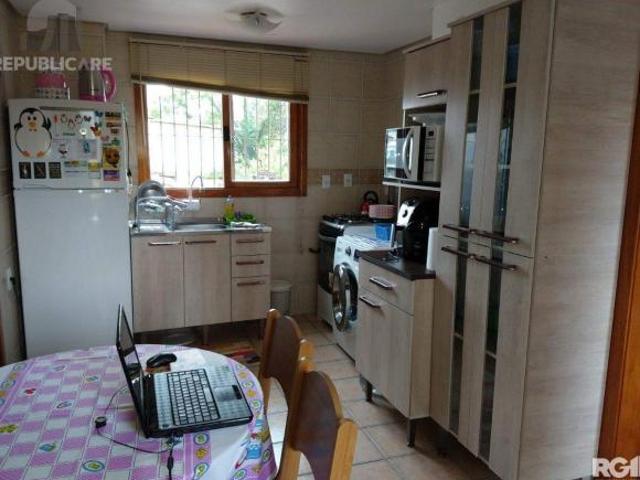 Apartamento de 1 dormitório com vaga de garagem escriturada na Rua Lopo Gonçalve