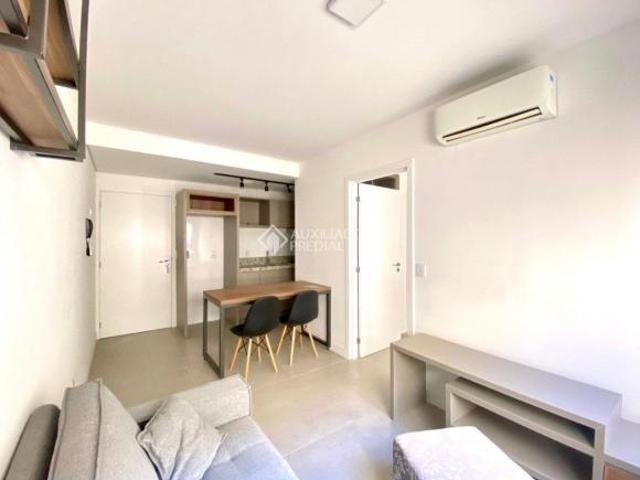 Apartamento de 1 dormitório com vaga de garagem na frente da Redenção