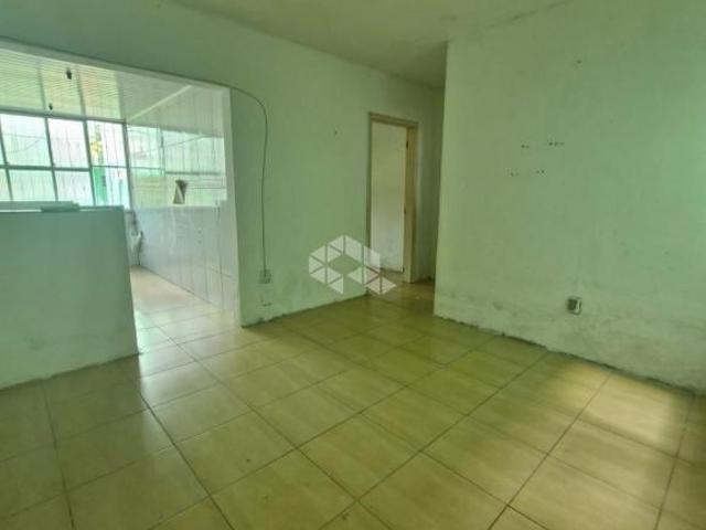 Apartamento de 1 dormitório com 1 vaga de garagem, no bairroo Humaitá, em Porto Alegre
