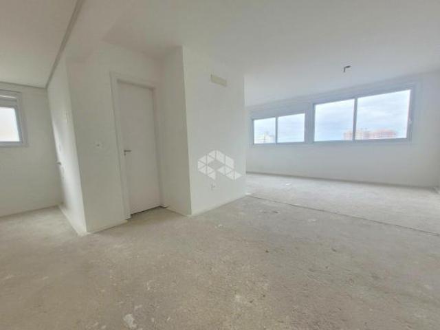 Apartamento de 1 dormitório com 2 vagas de garagem cobertas no bairro Três Fiqueiras em Porto Alegre