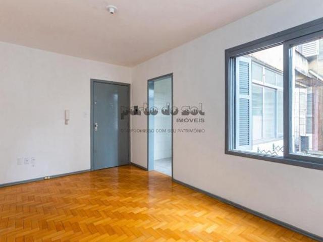 Apartamento de 1 dormitório à venda no bairro Flor