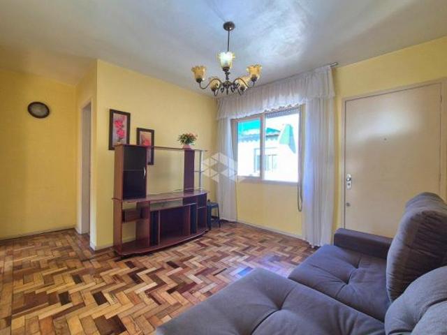 Apartamento de 1 dormitório e 1 vaga de garagem, no bairro Humaitá, em Porto Alegre