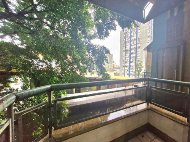 Apartamento de 1 dormitório e 1 vaga de garagem, no bairro Independência, em Porto Alegre