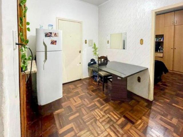 Apartamento de 1 dormitório e elevador no bairro Centro Histórico