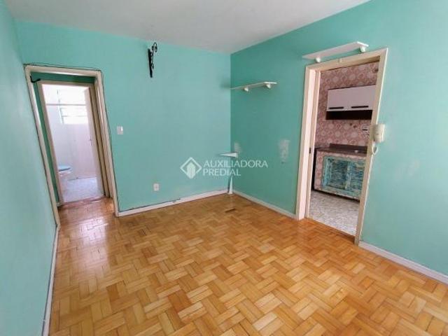 Apartamento de 1 dormitório em Porto Alegre no Centro histórico, com 43m² de áea privativa, living