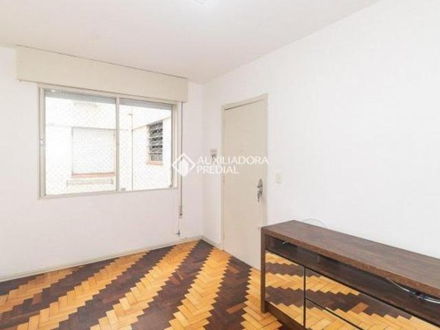 Apartamento de 1 dormitorio em predio com elevador, no Bom Fim