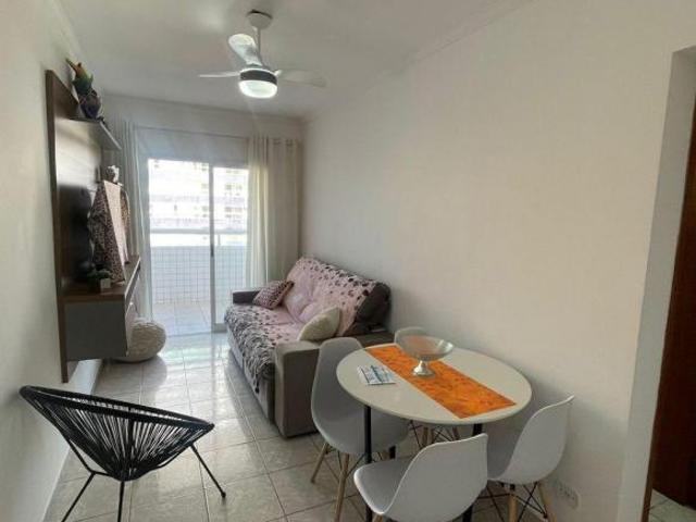 Apartamento de 1 dormitório, mobiliado, a apenas 200 metros do mar!