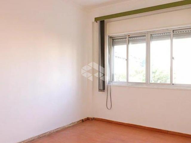 Apartamento de 1 dormitório, no bairro Floresta em Porto Alegre