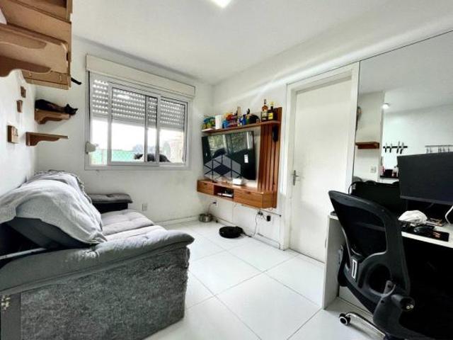 Apartamento de 1 dormitório, no bairro Humaitá, em Porto Alegre