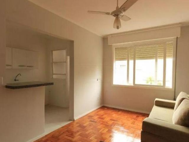 Apartamento de 1 dormitório, no bairro Partenon
