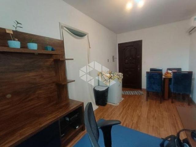 Apartamento de 1 dormitório semimobiliado