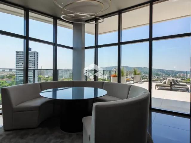Apartamento de 1 dormitório sendo suíte, 49m² privativos e vaga no Petrópolis