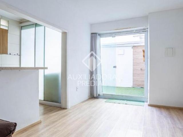 Apartamento de 1 dormitório REFORMADO e MOBILIADO!