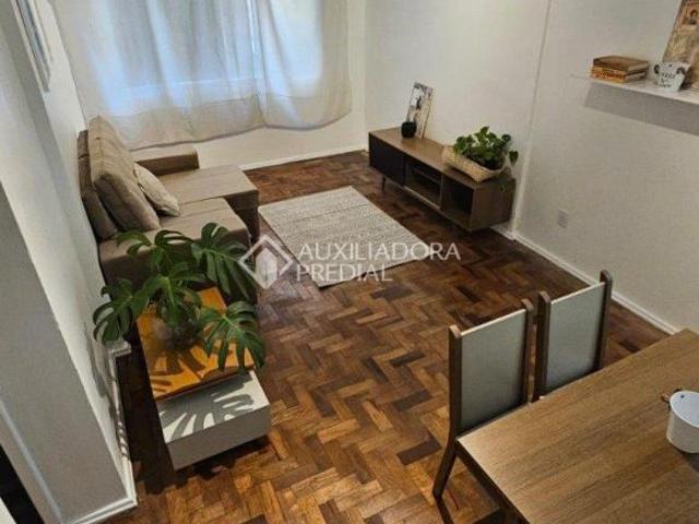 Apartamento de 1 dormitório, totalmente reformado e mobiliado!