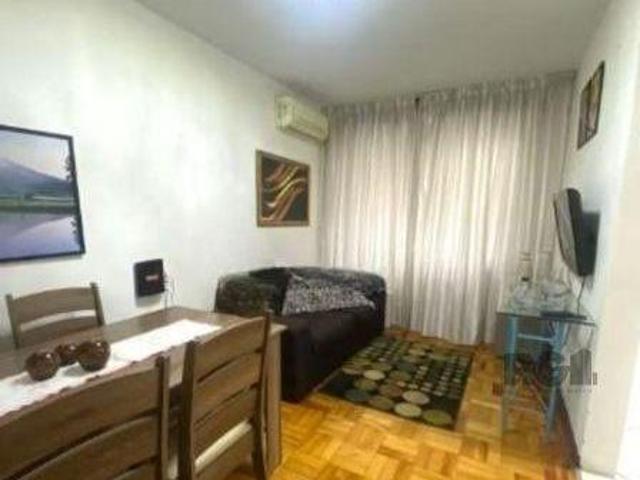 Apartamento de 1 dormitório térreo desocupado na Vila Ipiranga