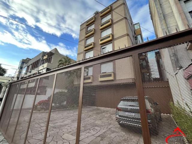 Apartamento de 1 quarto, 2 sacadas e 1 vaga de garagem no bairro Farroupilha POA