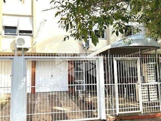 Apartamento de 1 quarto térreo e com 2 pátios no Menino Deus ao lado do Supermercado Nacional