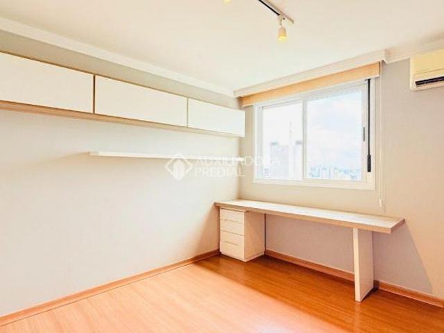 Apartamento de 1 quarto com 1 vaga à venda no bairro Mont Serrat em Porto Alegre