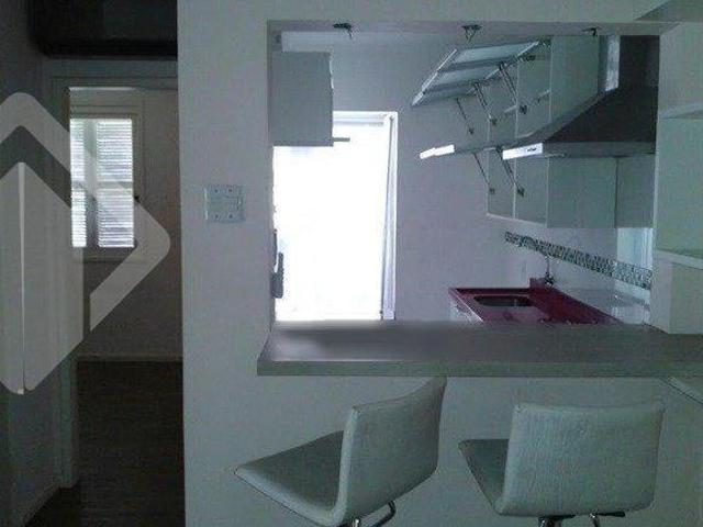 Apartamento de 1 Quarto com Sacada Reformado