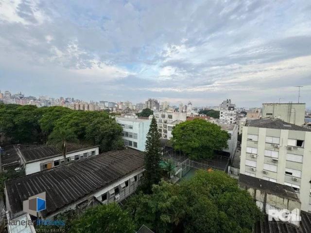 Apartamento de 1 quarto com suíte, semi mobiliado e 1 vaga de garagem na Cidade Baixa