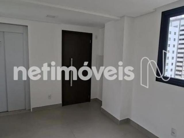 Apartamento de 1 quarto, elevador privativo, armários, ar, todos eletrodomésticos e vaga livre