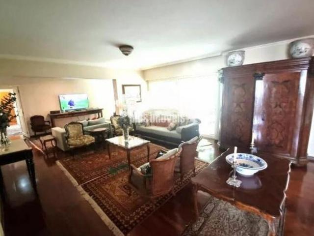 Apartamento de 200 m², totalmente reformado, localizado no bairro Vila Andrade