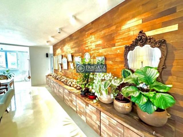 Apartamento de 200 M² reformado em rua exclusiva do Jardim América