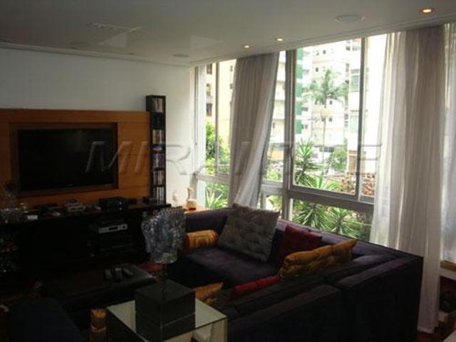 Apartamento de 200m² com 3 quartos