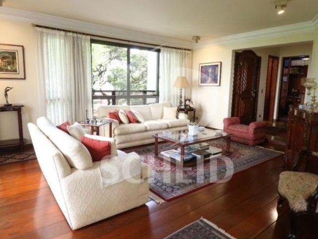 Apartamento de 200m² com 3 suítes e 3 vagas no Campo Belo