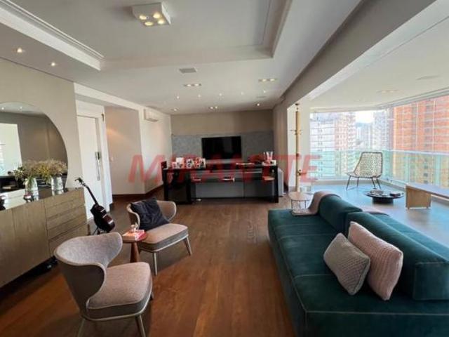 Apartamento de 205m² com 3 quartos