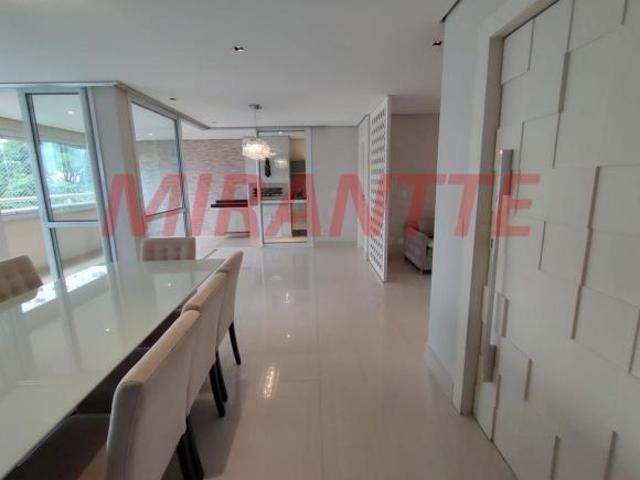 Apartamento de 206m² com 3 quartos