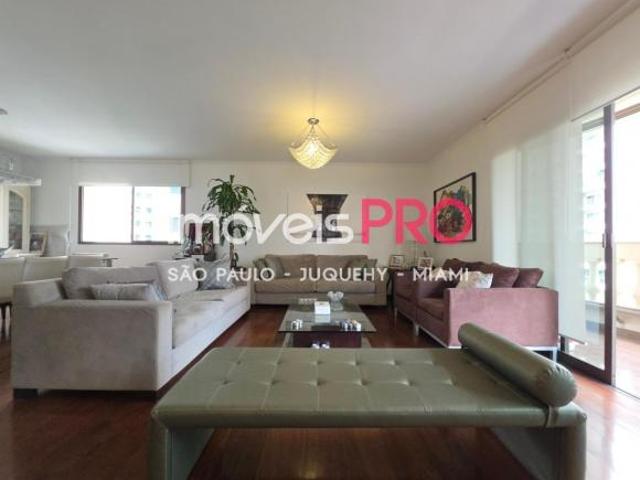Apartamento de 210 m² no Campo Belo | 1 por andar com uma linda vista