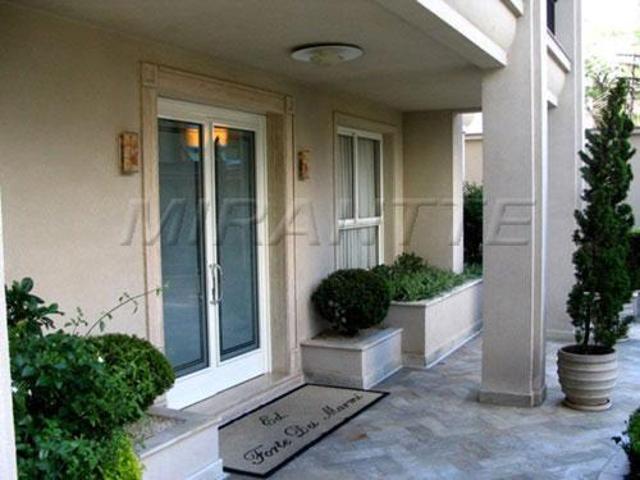 Apartamento de 210m² com 4 quartos
