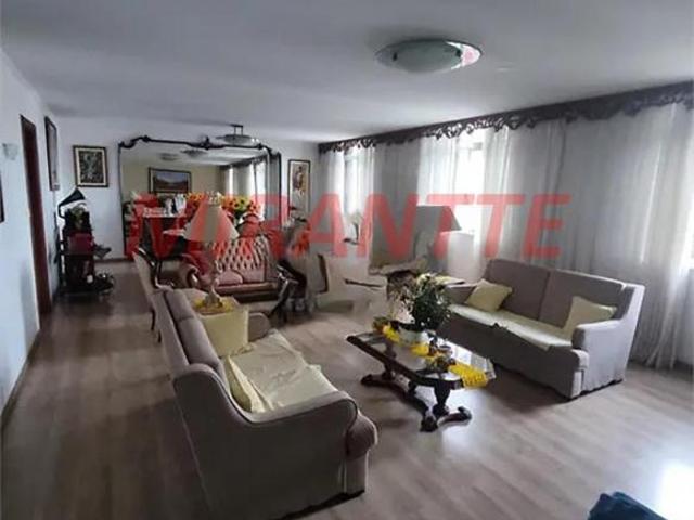 Apartamento de 210m² com 4 quartos
