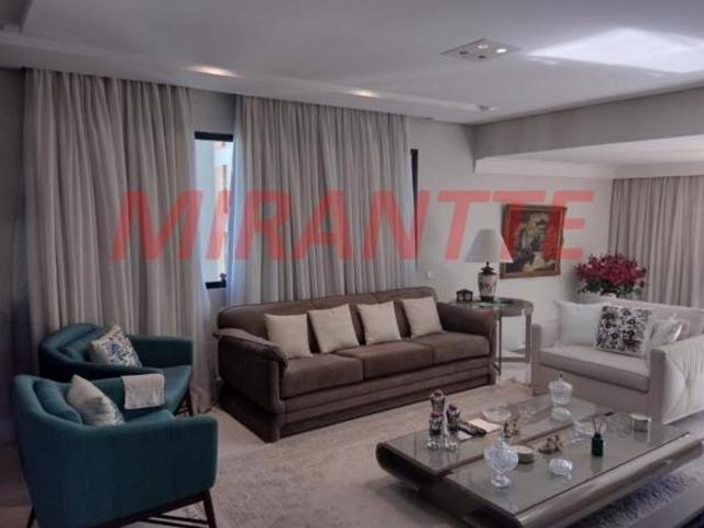 Apartamento de 210m² com 4 quartos