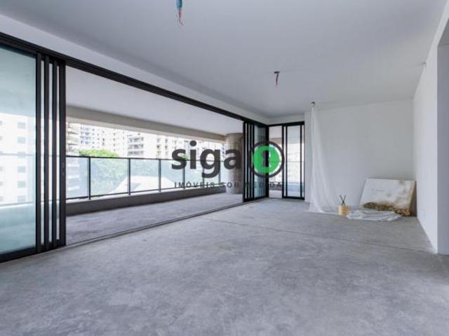 Apartamento de 210m² com 4 quartos/ suítes 3 vagas Campo Belo São Paulo/SP