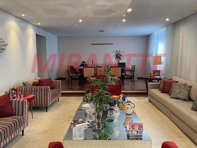 Apartamento de 210m² com 3 quartos