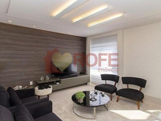 Apartamento de 210m² com 3 suítes em excelente condomínio clube da Vila Olímpia