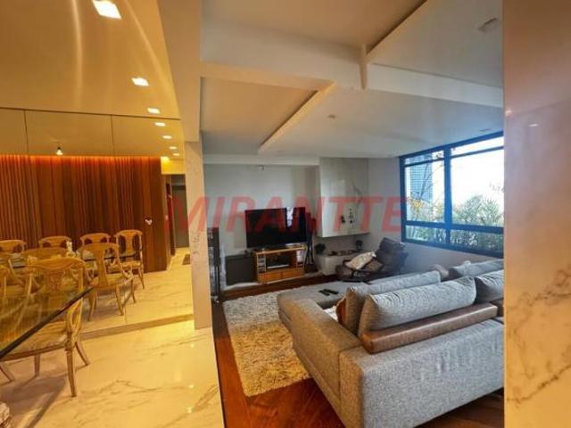 Apartamento de 212m² com 4 quartos