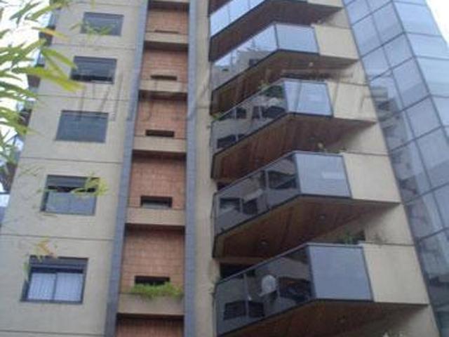 Apartamento de 212m² com 4 quartos