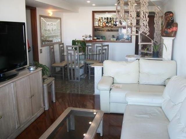 Apartamento de 212m² com 4 quartos