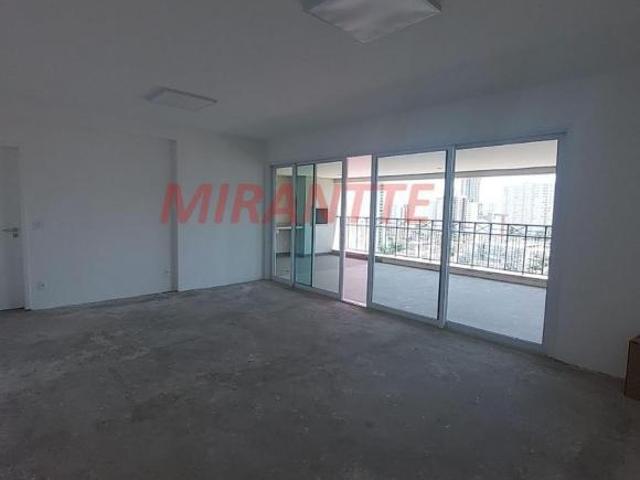 Apartamento de 215m² com 4 quartos