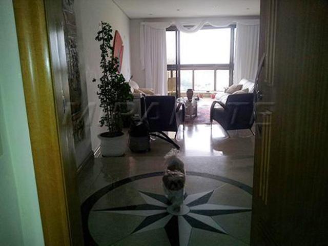 Apartamento de 215m² com 4 quartos