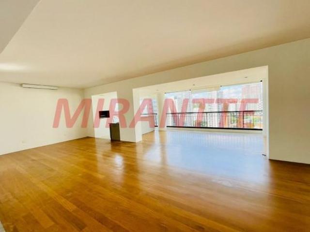 Apartamento de 215m² com 3 quartos