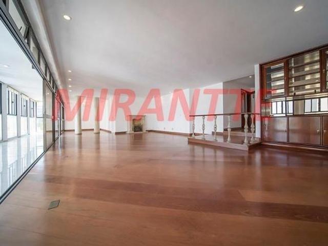 Apartamento de 215m² com 3 quartos