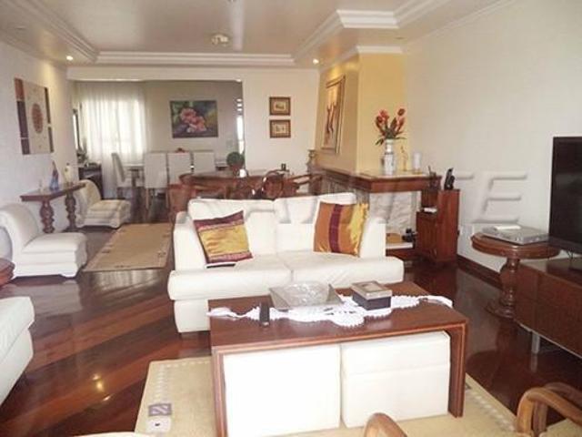 Apartamento de 220.55m² com 4 quartos